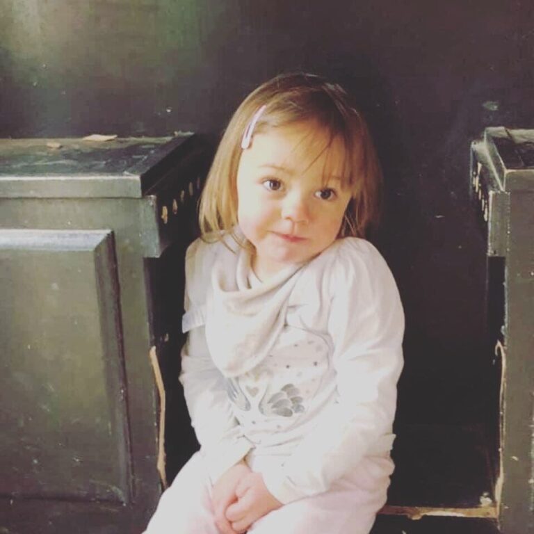 How my child was diagnosed with leukaemia | Isla-Mae's Story | Children ...